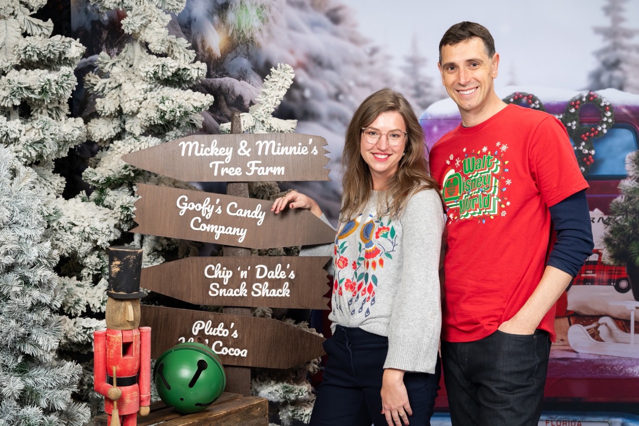 Get Your Holiday Photos In Disney Springs with PhotoPass! | The DIS