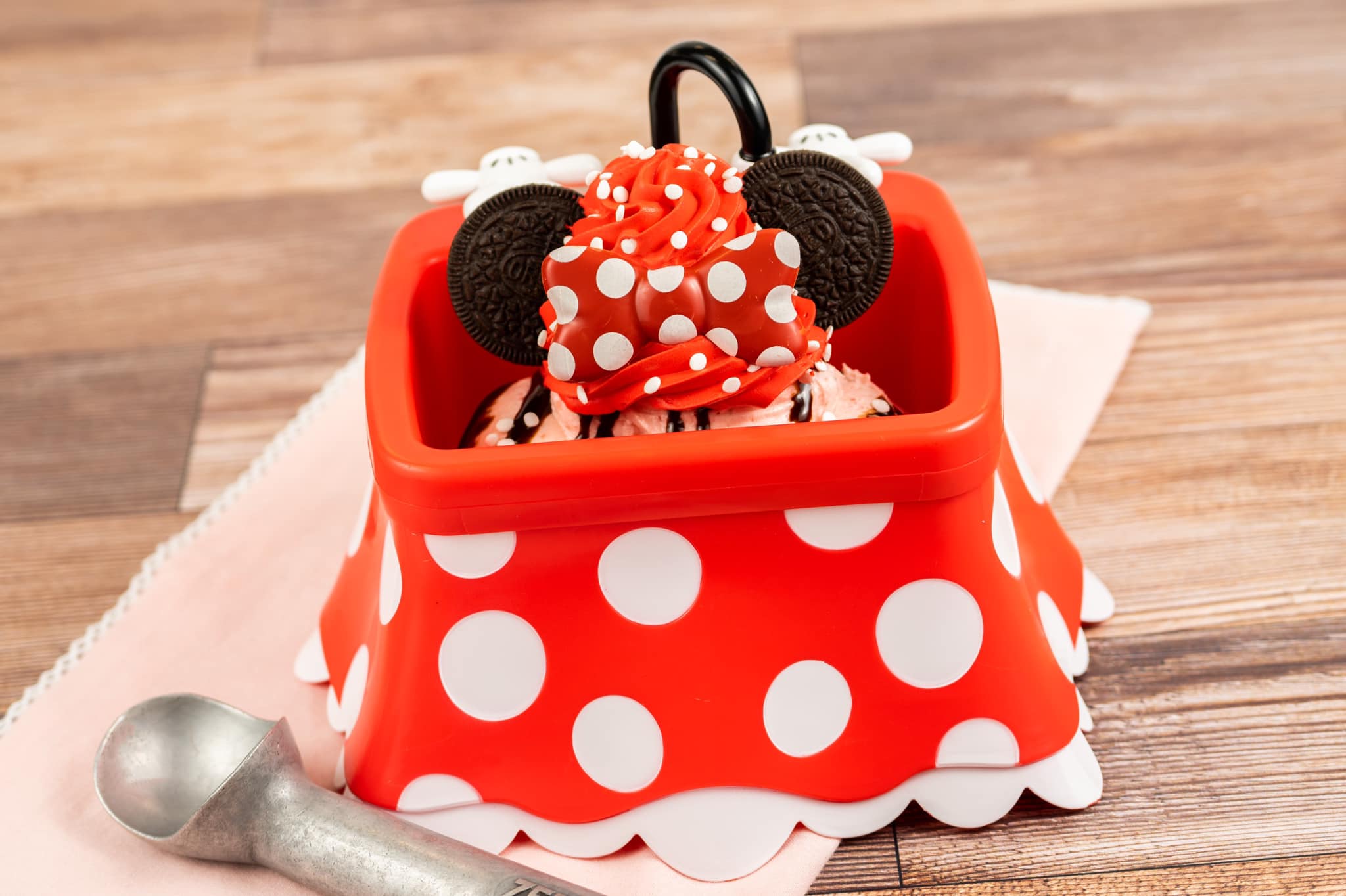 New Minnie Mouse-Inspired Menu Items, Including Kitchen Sink