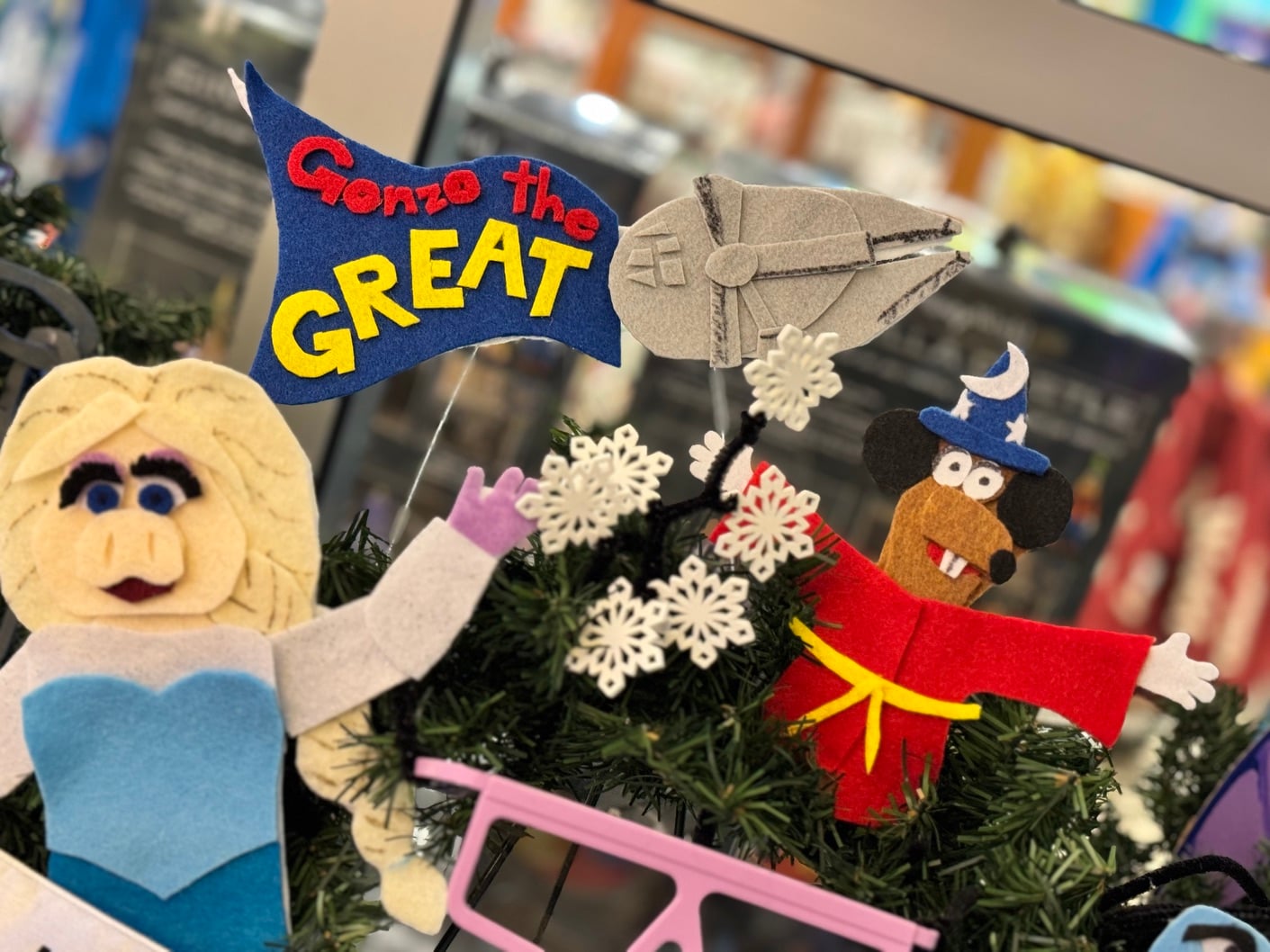 A Christmas Surprise: Wreath Decorating Contest at Disney’s Pop Century ...
