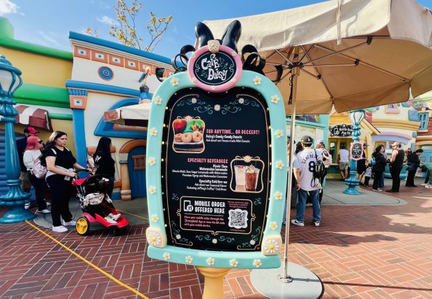 The Snack You Need to Know About at Mickey’s Toontown | The DIS