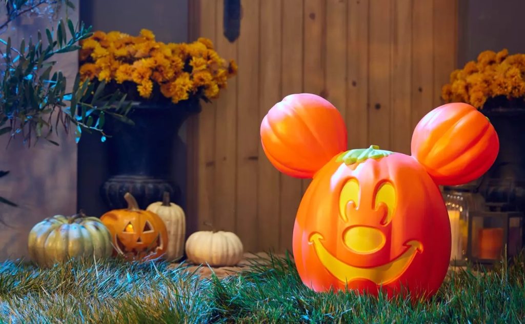 New Mickey Mouse & Minnie Mouse Large Light-Up Pumpkins | The DIS