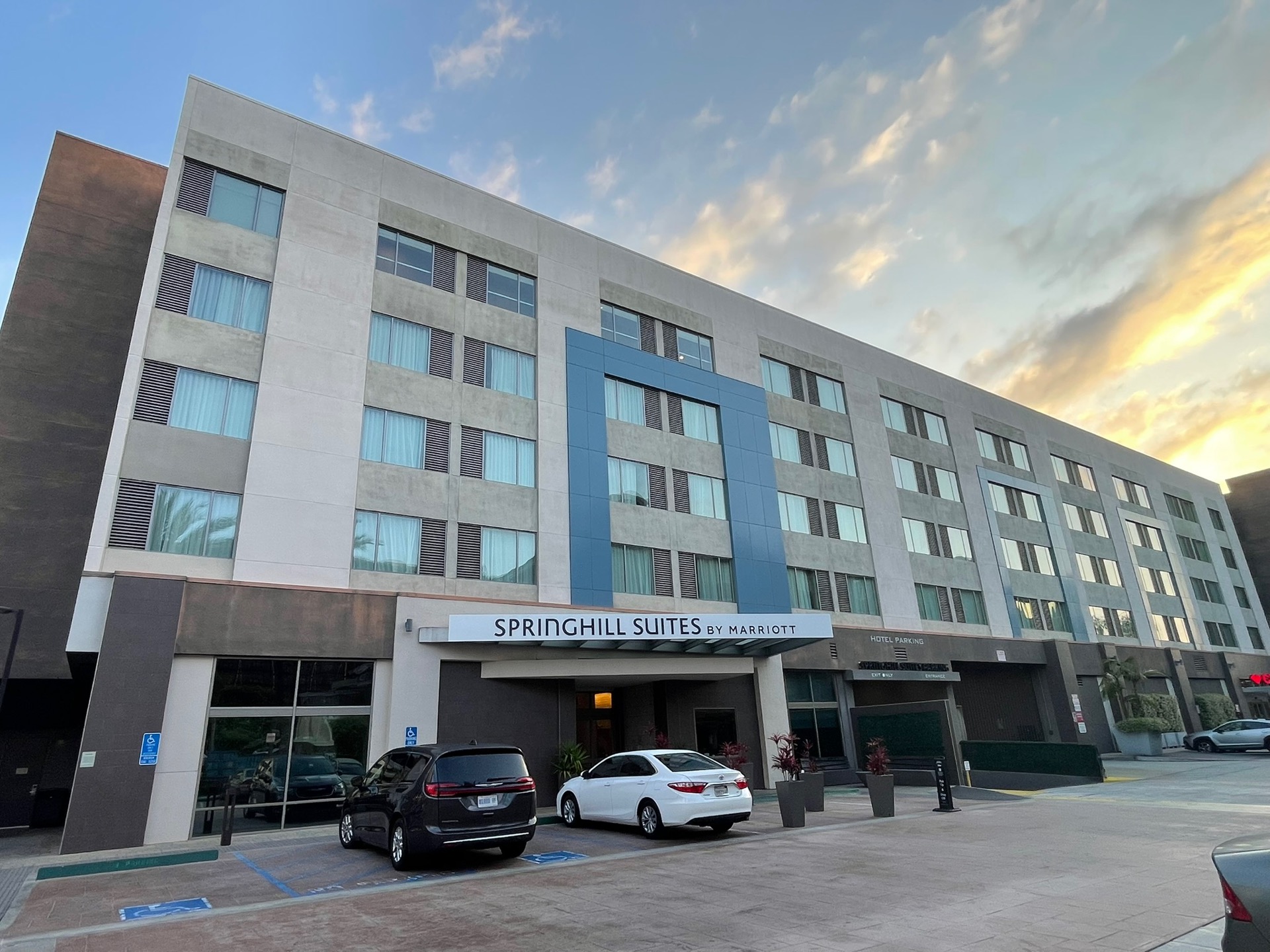 Explore the Spacious SpringHill Suites by Marriott Near Disneyland