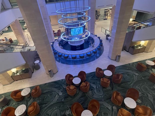 Discover the Hilton Anaheim: The Disneyland Area’s Largest Hotel
